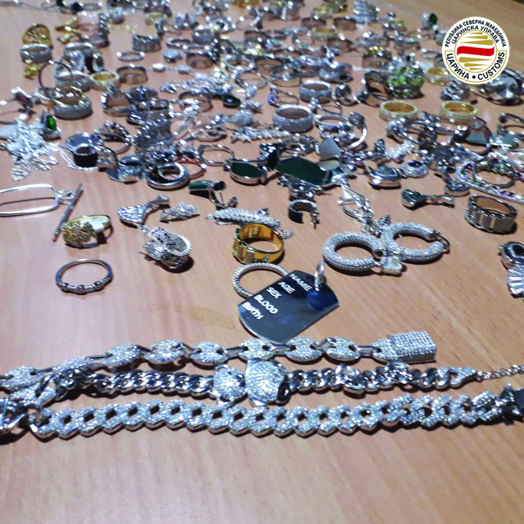 Oбид за шверц на сребрен накит од Турција - МКД.МК